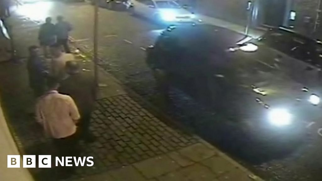 PC Neil Doyle killing: Two men jailed for manslaughter - BBC News