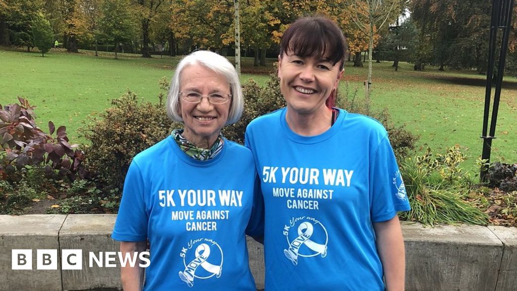 Parkrun: Keeping fit with running after a cancer diagnosis - BBC News