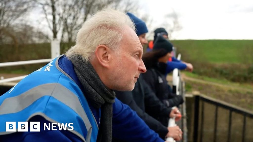 Volunteer push to keep London's canals and rivers clean