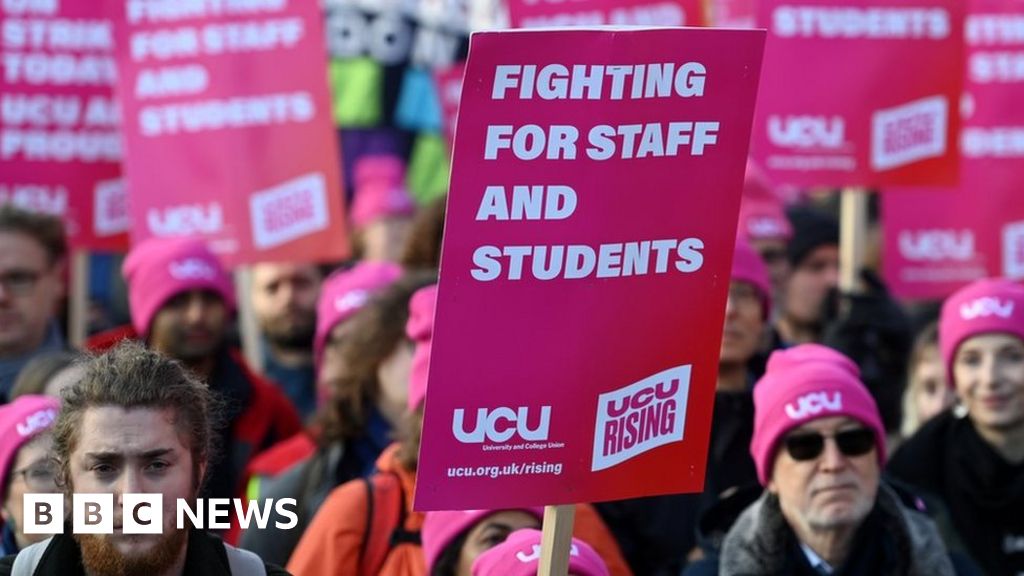 Stirling University staff to strike after pay docked in marking boycott - BBC News