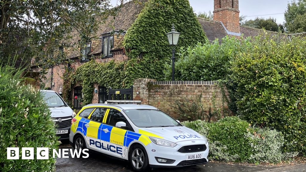 Emneth woman's gunshot death not suspicious, say police - BBC News