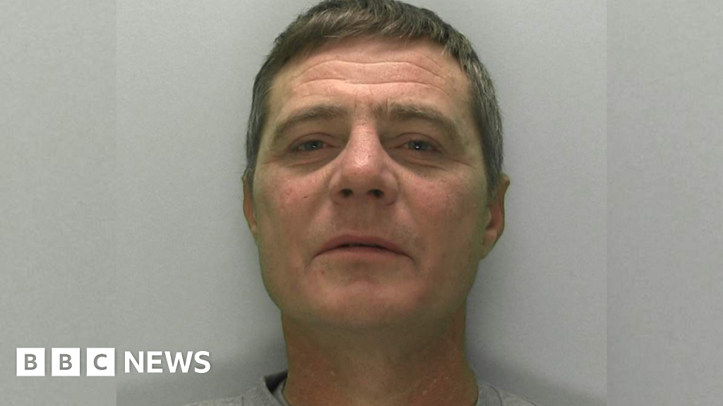 Cirencester man found guilty of murder after stabbing friend - BBC News