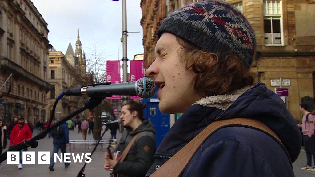 How big is live music really? - BBC News