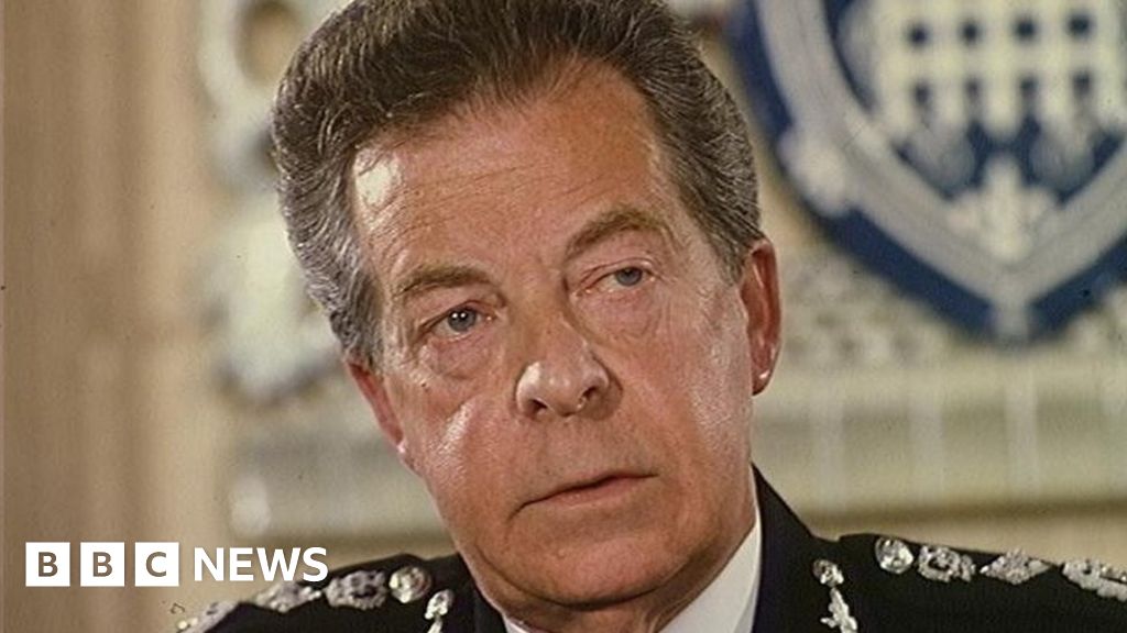 Guildford Four: Lord Imbert death 'loss of core witness' - BBC News