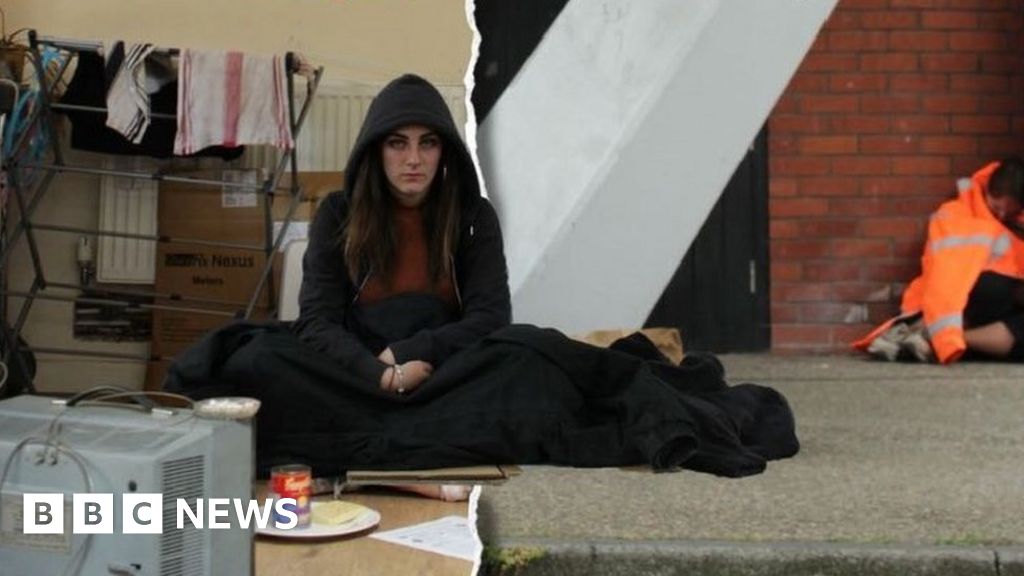 Norwich homeless play reflects life on streets - BBC News