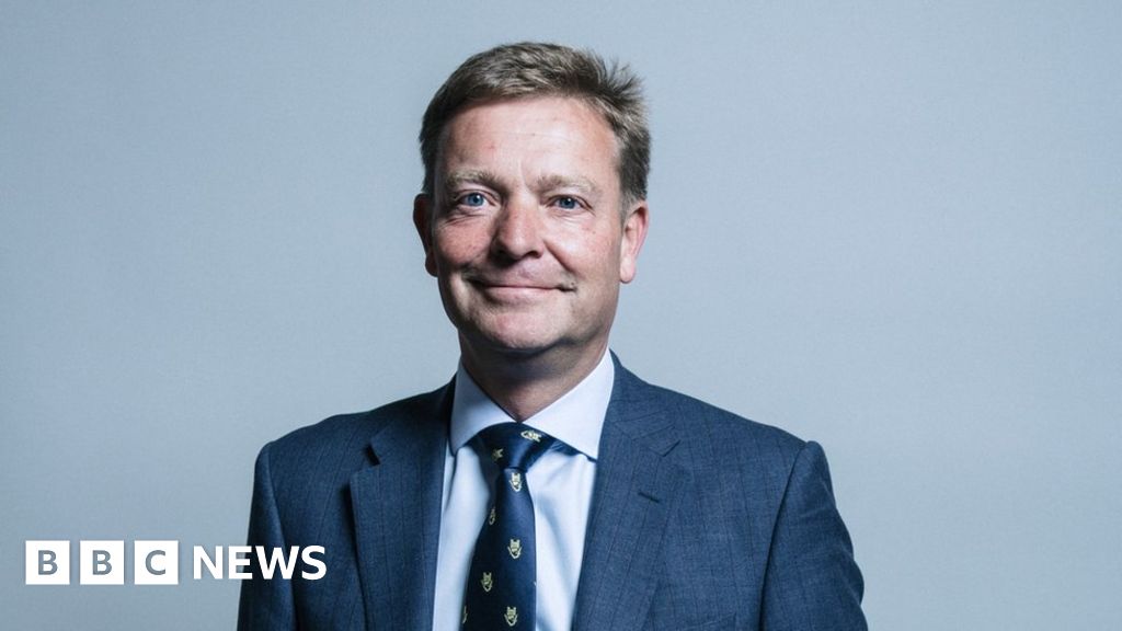 South Thanet Conservative MP Craig Mackinlay breached rules - BBC News
