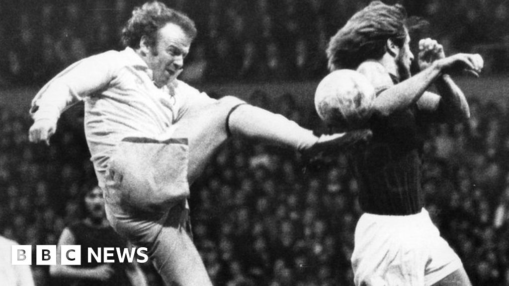 Following in the footsteps of Billy Bremner - BBC News