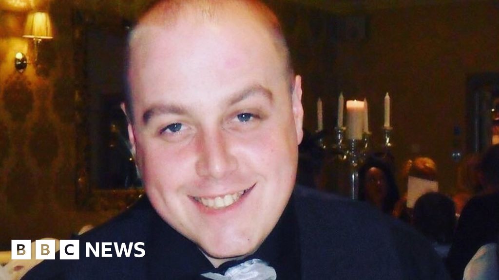 Family of suicide father felt 'abandoned' by NHS before tragedy - BBC News