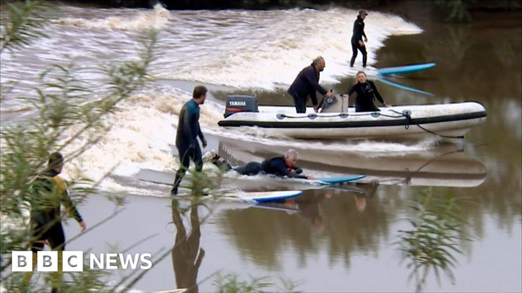 Severn Bore: Surfers ride magnificent five-star bore