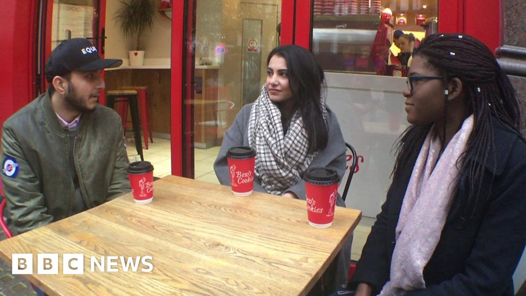 Youth anxiety: What makes these three young people worry? - BBC News