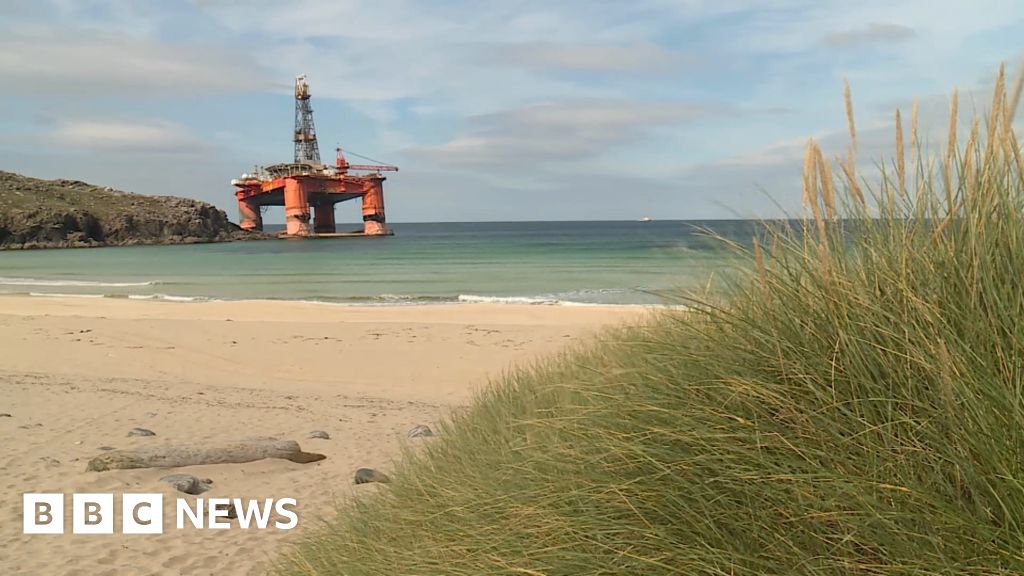 Transocean boss 'sorry' for grounded rig disruption - BBC News