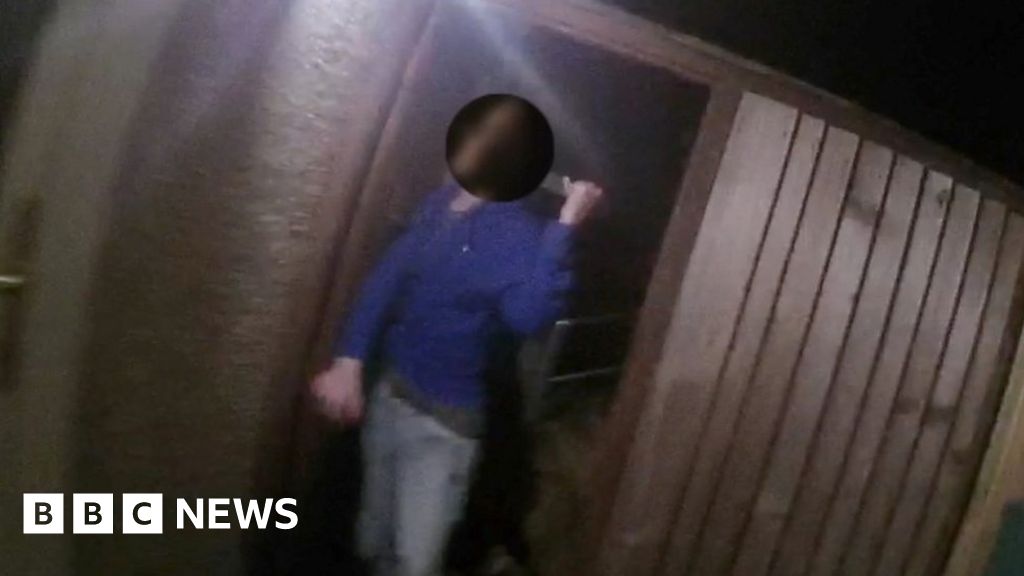 Llanelli man lunges at police with knife in shocking footage