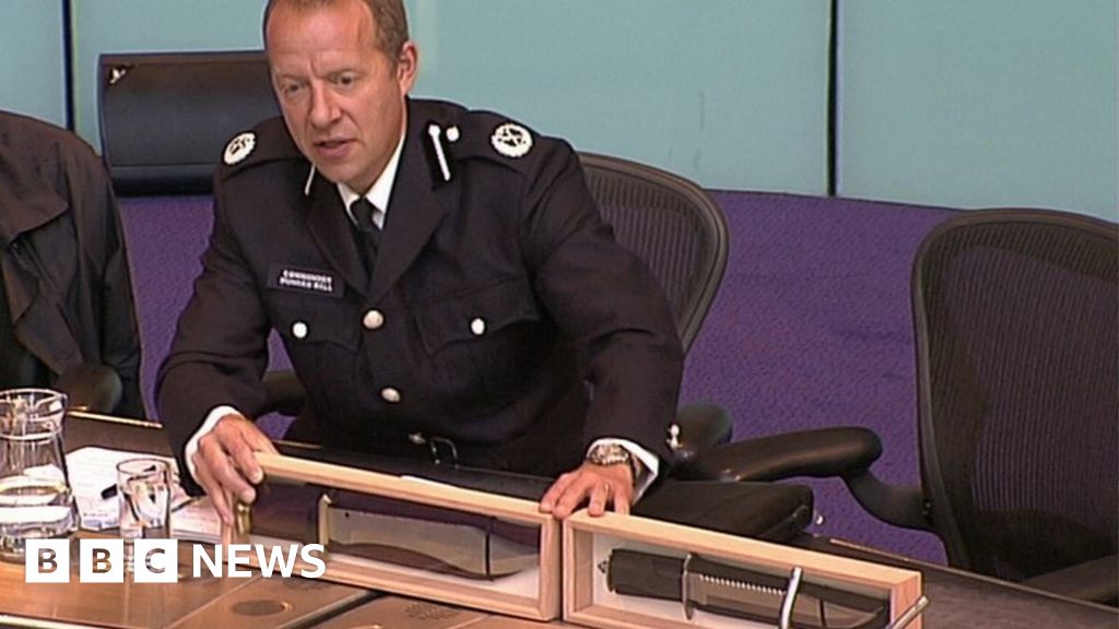 London gang crackdown sees thousands arrested in 10 weeks - BBC News