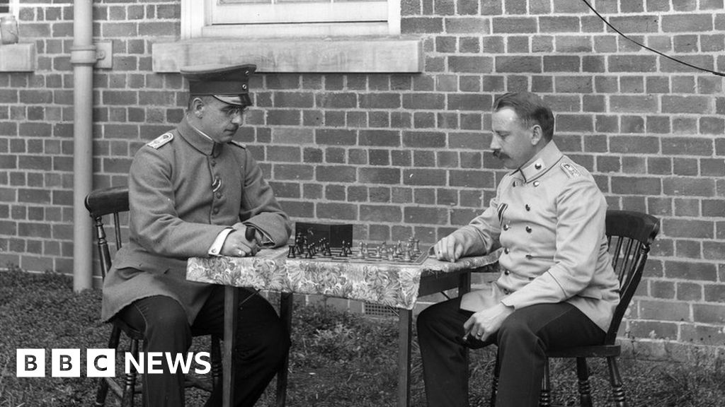 Unseen photos of WW1 German POWs on display - BBC News
