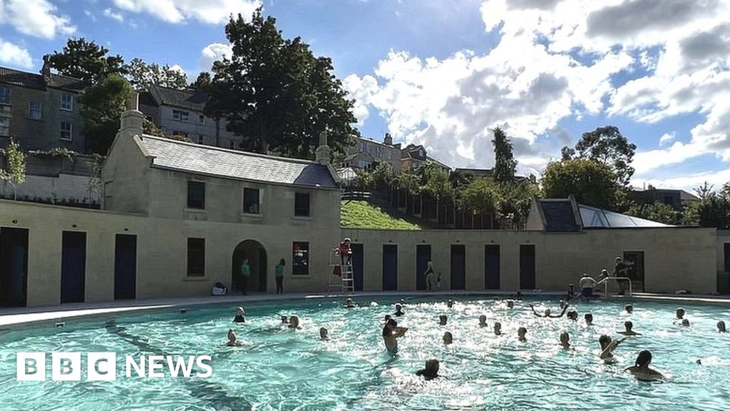 Cleveland Pools in Bath delays reopening after flooding - BBC News