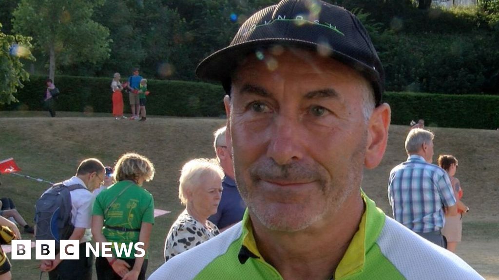 Mark Cavendish: Dad 'immensely proud' of son's Tour de France achievements