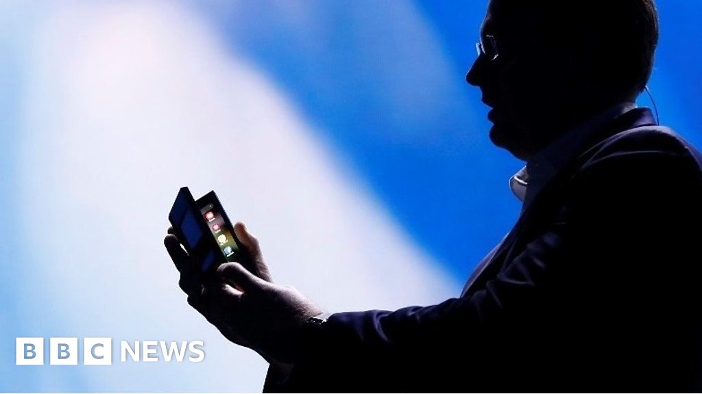 How Samsung's flexible phone launch unfolded - BBC News