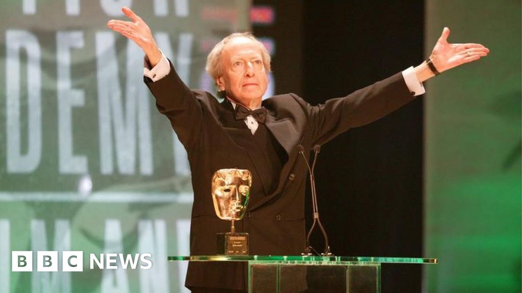 York plaque honour for John Barry, James Bond composer - BBC News