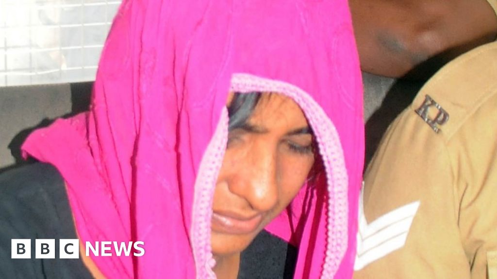 Kerala cyanide killing: Crowd boos family poisoning suspect in India