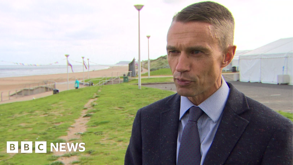 Causeway Coast and Glens council boss 'responsible' for £1 right of way ...