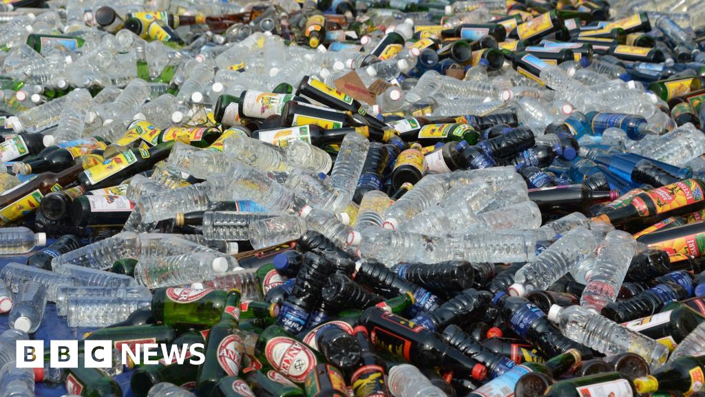 Indonesian bootleg alcohol kills 24 in central Java - BBC News