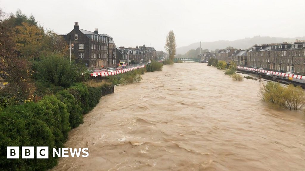 'Major incident' declared in Hawick as heavy downpours hit