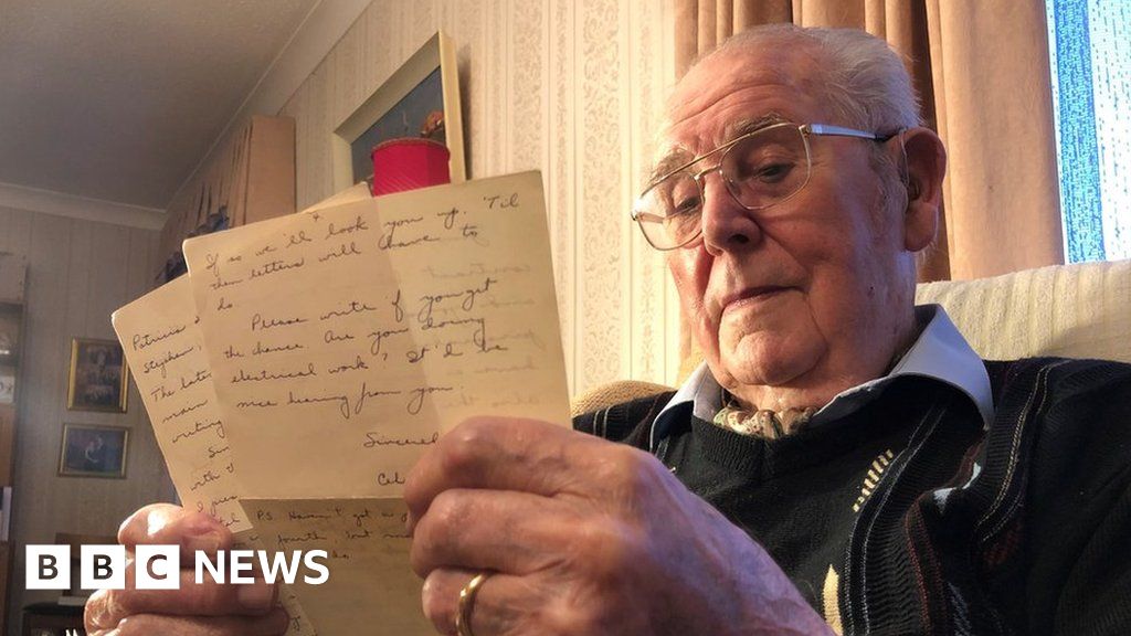 Devon and USA pen pals still in touch after both reaching 100 - BBC News
