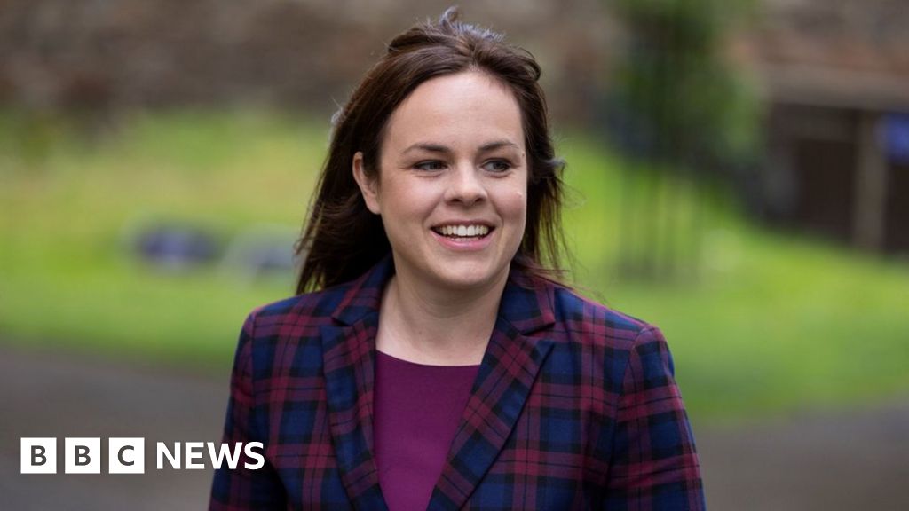 Kate Forbes backs SNP 'discussion' on deal with Scottish Greens - BBC News