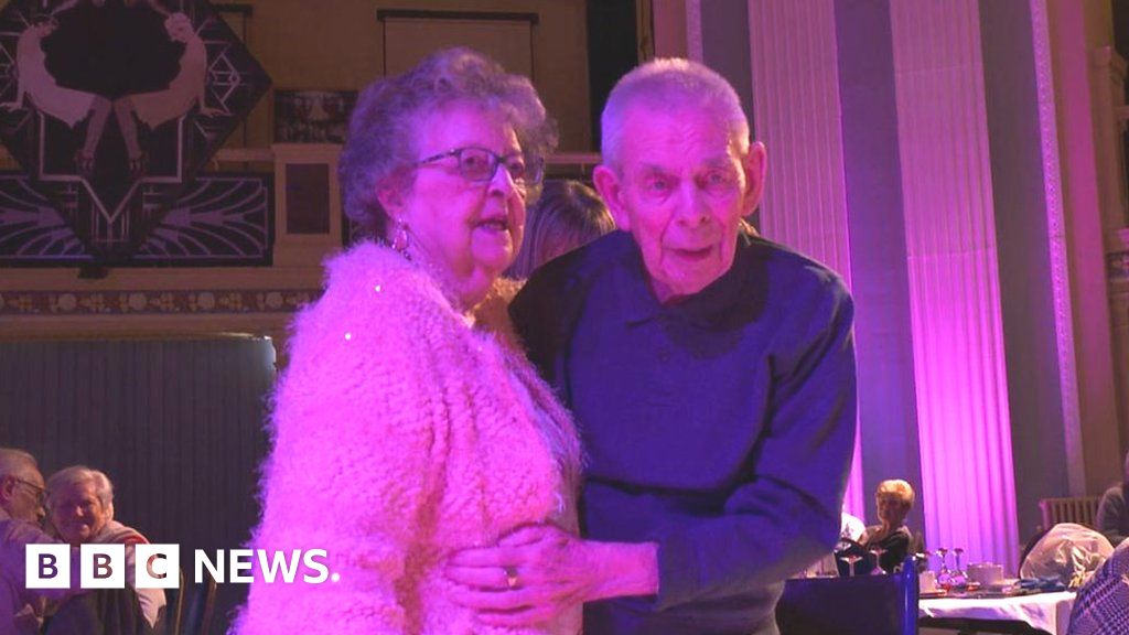 Couple dance again 68 years on from first date in Aberdeen - BBC News