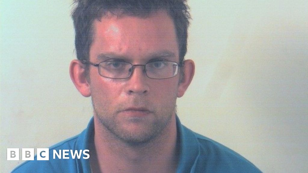 Darren Beevers: Missing men among two found dead at house - BBC News