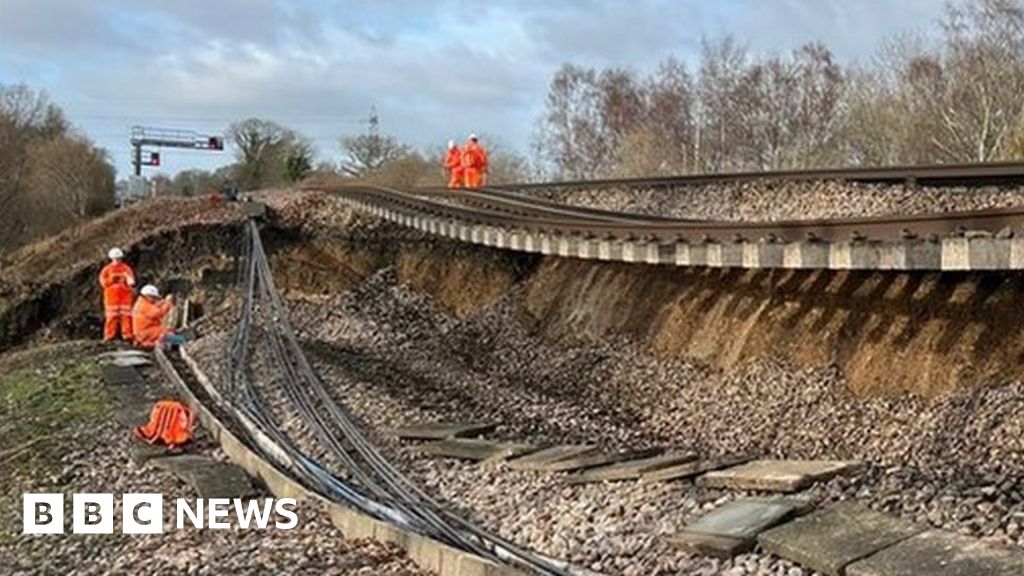 Hook landslip: Repair teams work around the clock - BBC News
