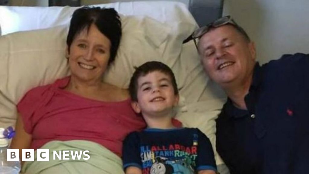 Cancer patient: 'Why I spent thousands on treatment abroad' - BBC News