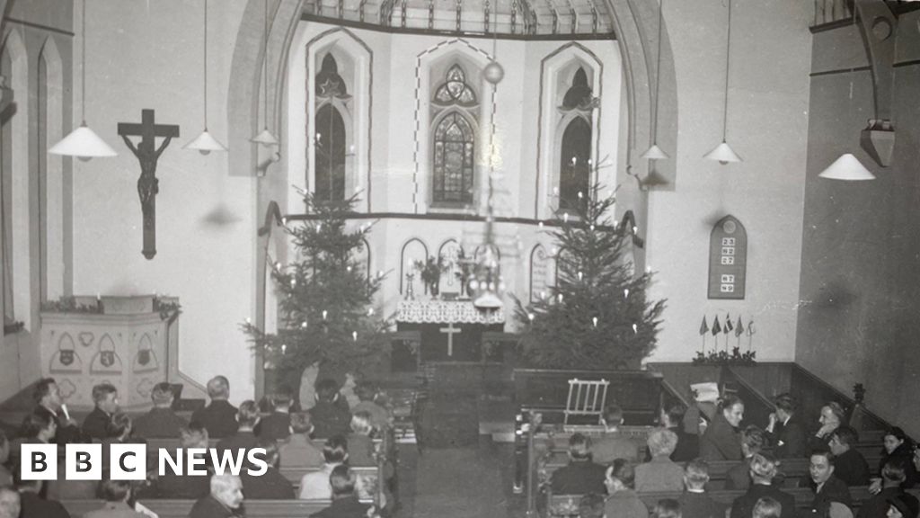 Hull: Oldest overseas Danish Church marks anniversary - BBC News