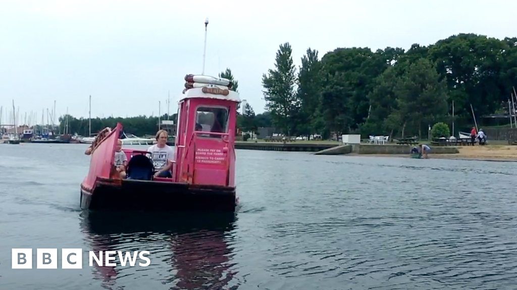 Ferryman spends 60 years crossing the River Hamble