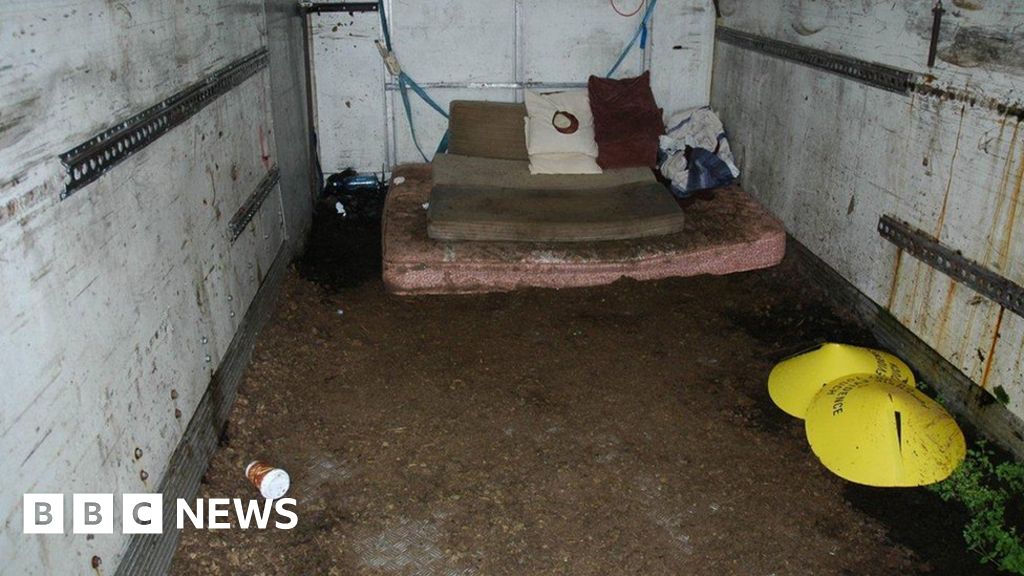 Kidnapped cattle dealer's 'shipping container cell' - BBC News