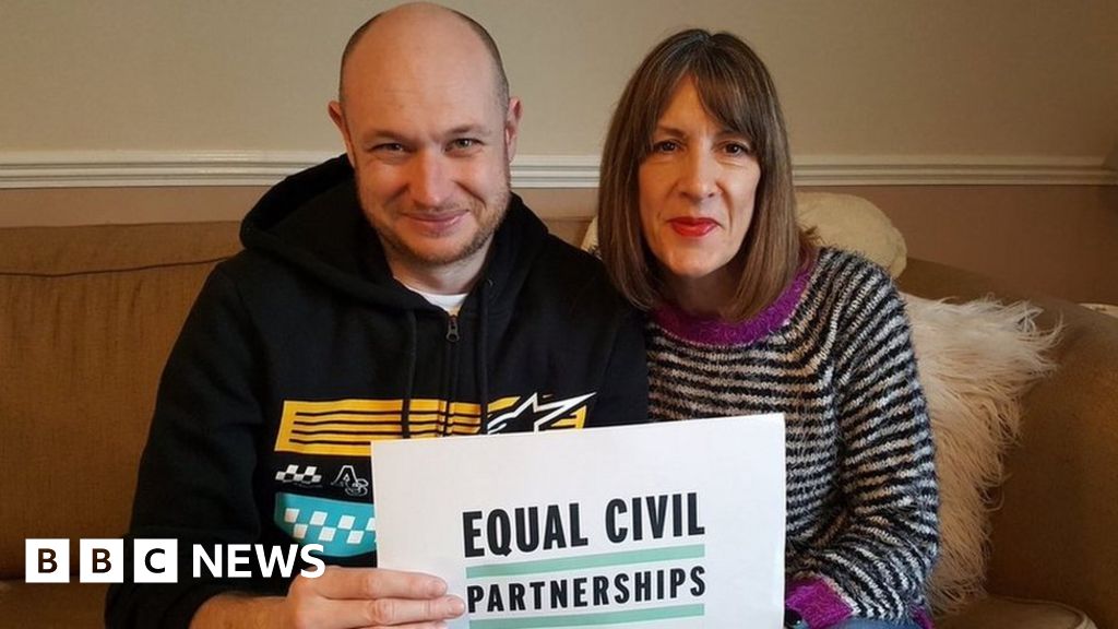 Civil partnerships: Couples tell us why they want one - BBC News