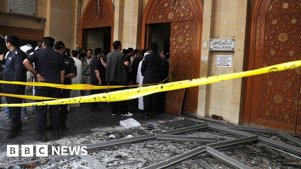 Kuwait mosque attack: Seven sentenced to death - BBC News