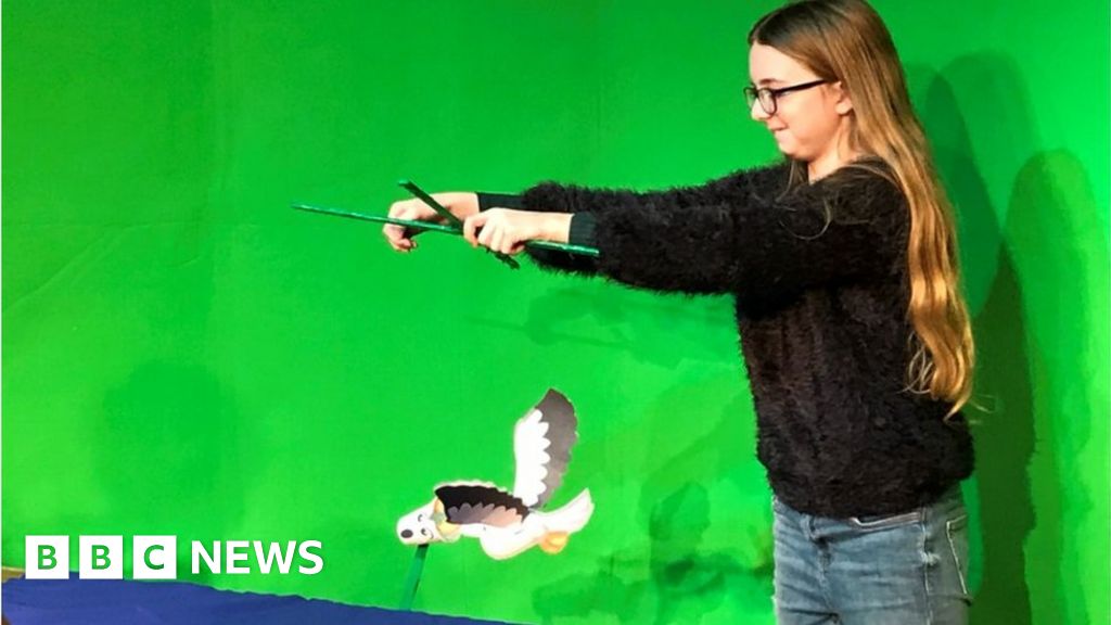 Plastic pollution: Film by Welsh youngsters makes waves - BBC News