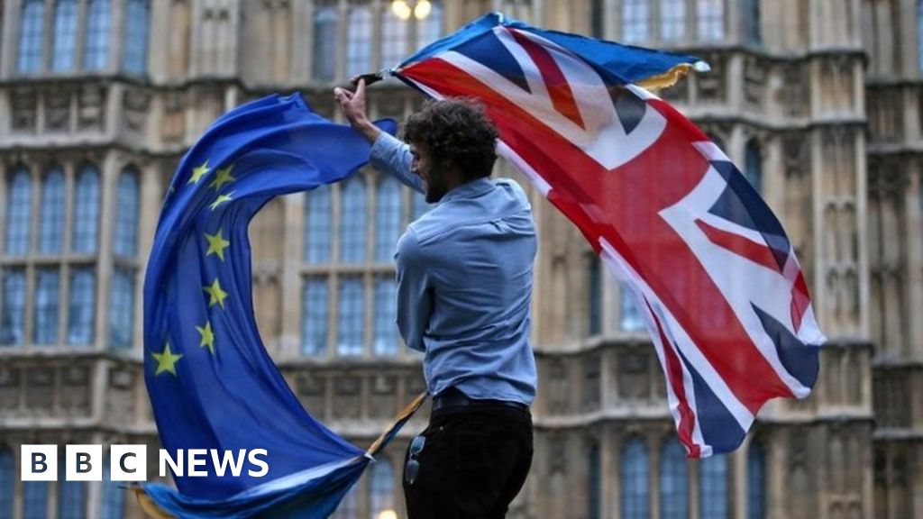 Brexit: Boris Johnson sets out deal to MPs - BBC News