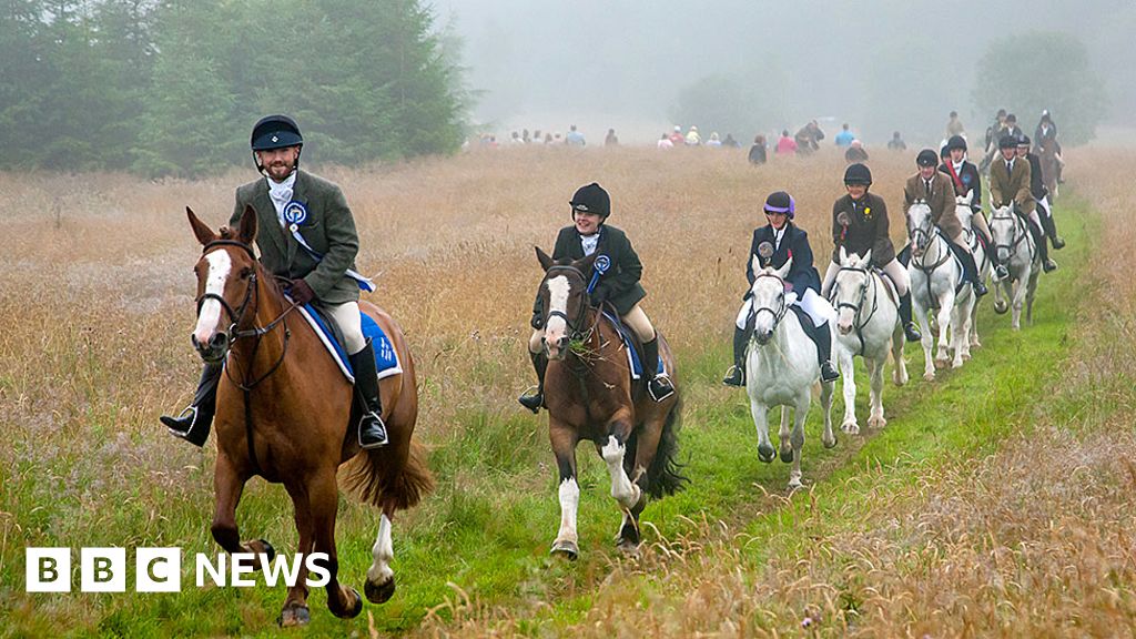 In pictures: Lauder Common Riding - BBC News