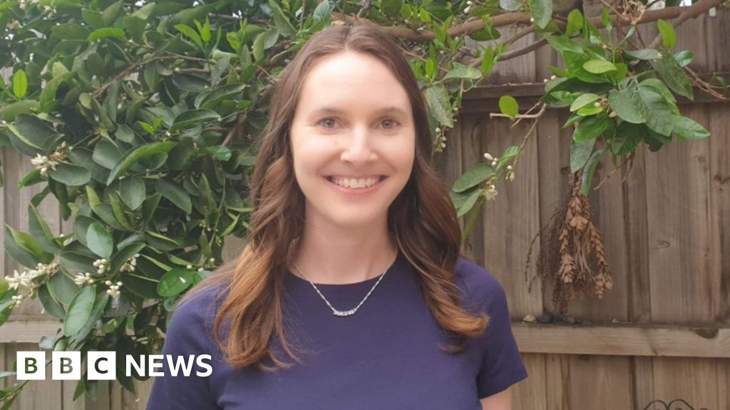 Welsh: Learning the language in America and Melbourne - BBC News