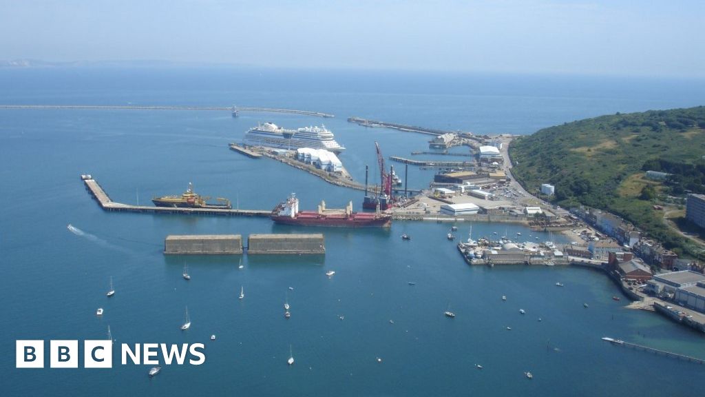 Portland Port cruise ship berth upgrade given go-ahead - BBC News
