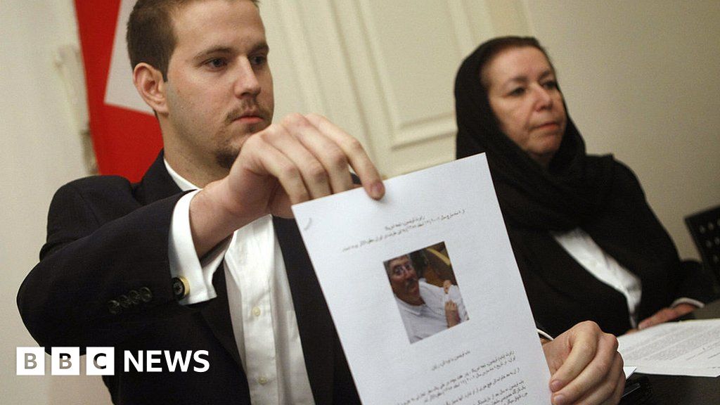 Robert Levinson: US hostage has died in Iran, says family - BBC News