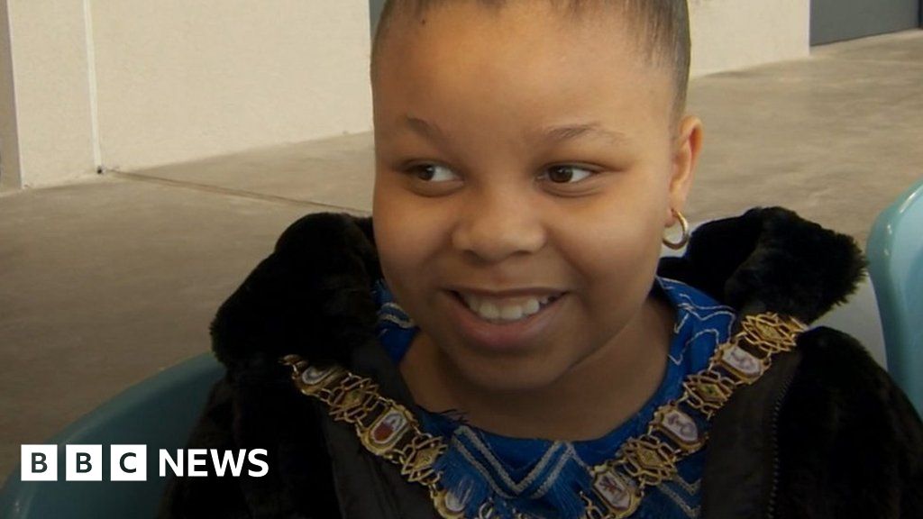 Nine-year-old becomes mayor for the day - BBC News