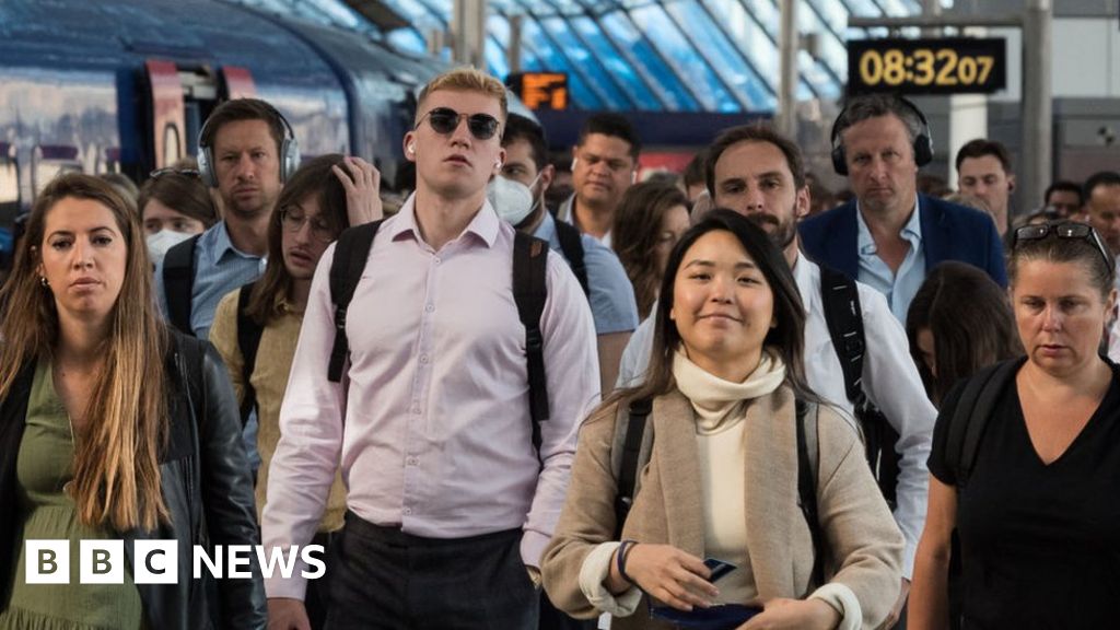 Trade unions: What are they and who is allowed to strike? - BBC News