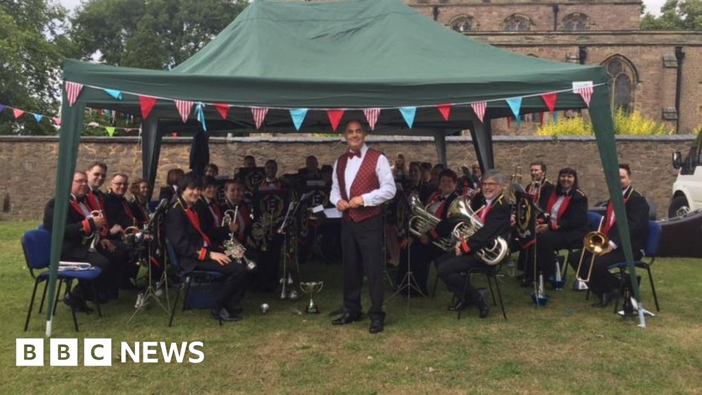 University of Leicester helps secure future of Enderby Band - BBC News