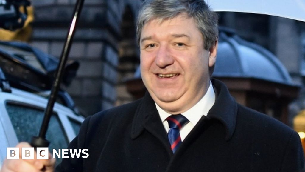 Alistair Carmichael loses legal fees bid after failed action - BBC News