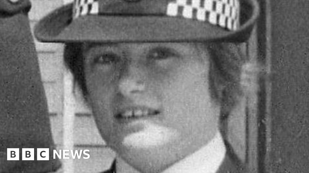Pc Yvonne Fletcher shooting: How it was reported in 1984 - BBC News