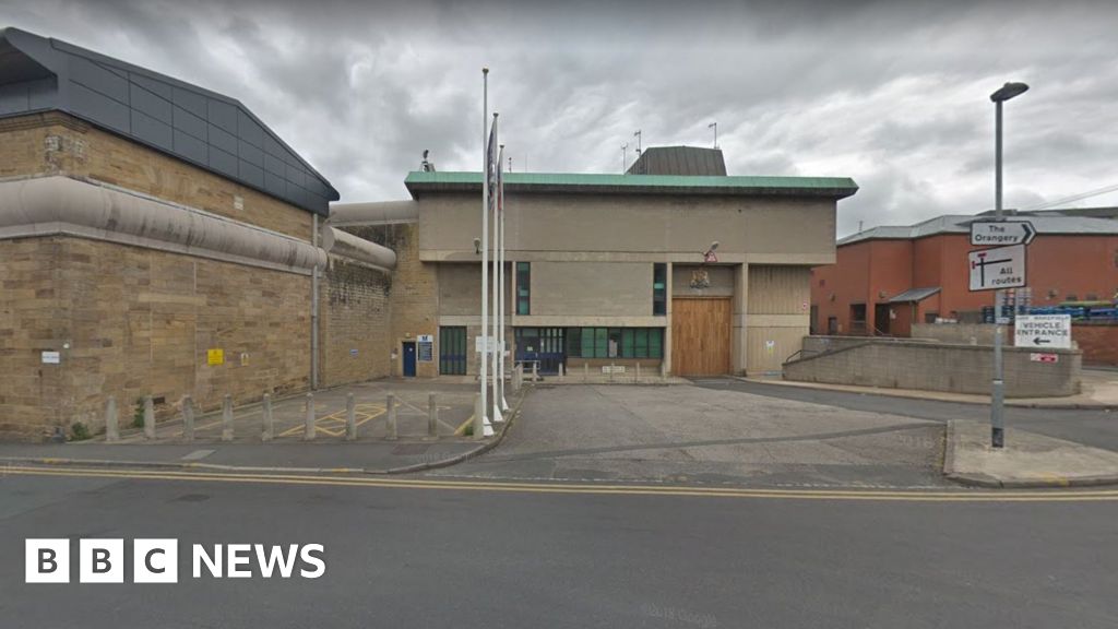 Wakefield prison: 'Acute' mental health problems at jail - BBC News
