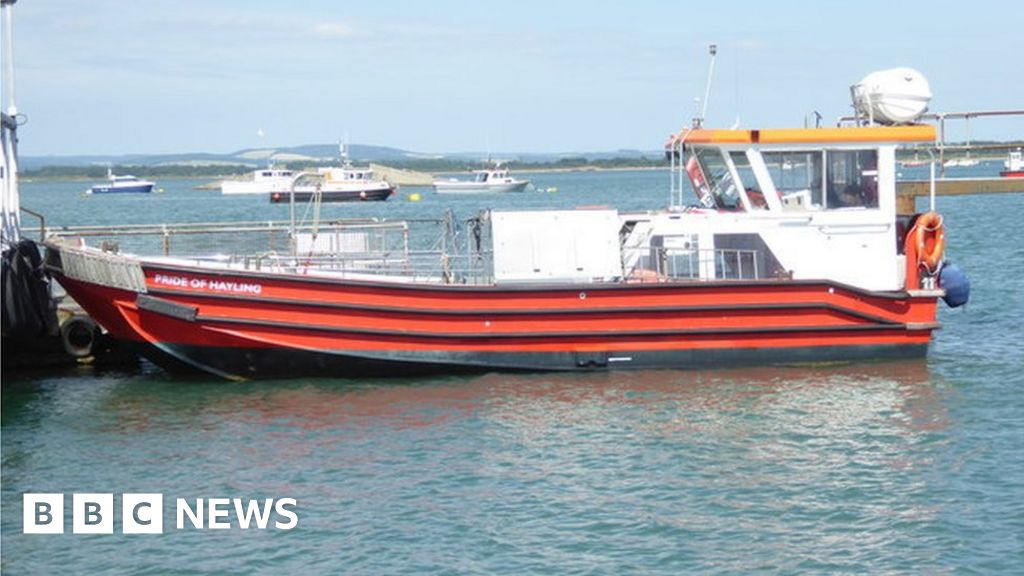 Harbour fees cut to aid Hayling Ferry service - BBC News